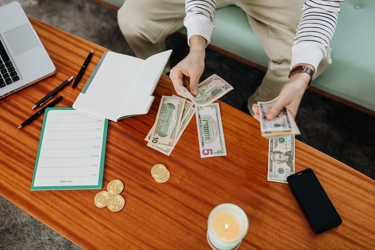 How much funding to raise for Pre-seed and Seed Rounds | FundingFyre Blog